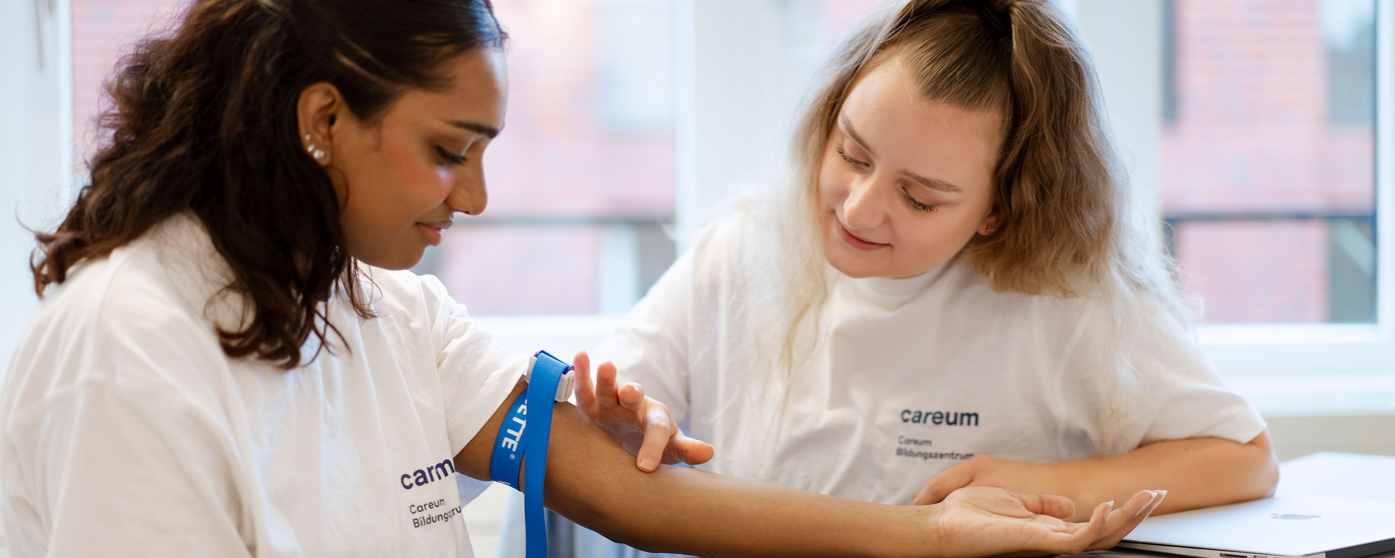 Höhere Fachschule Pflege für FAGE berufsbegleitend | Careum | Careum